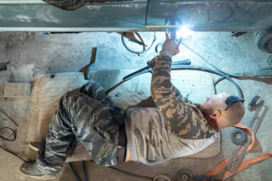 Overhead Arc Welding Guidance: Difficulties and Solutions